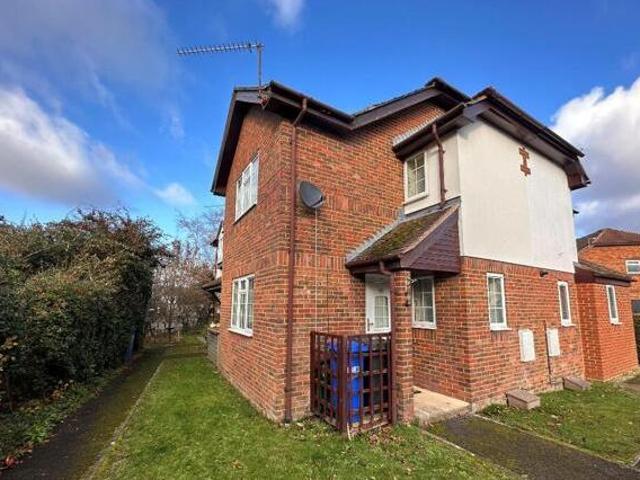 1 Bedroom End Of Terrace House For Sale In Fleet, Hampshire