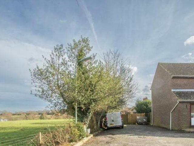 1 Bedroom End Of Terrace House For Sale In Heathfield