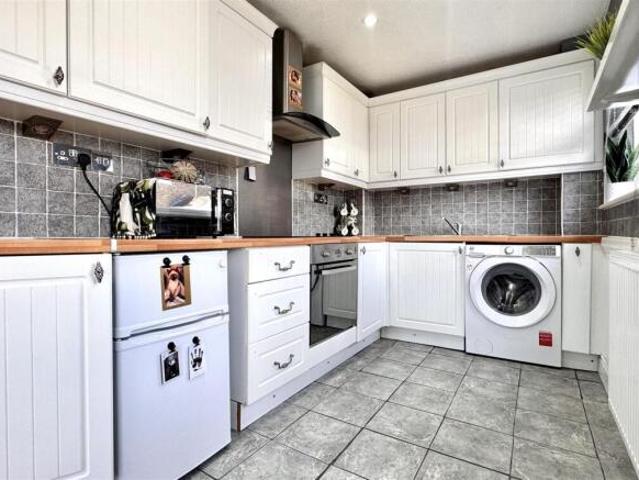 1 bedroom end of terrace house for sale in Lobelia Close, Springfield, Chelmsford, CM1