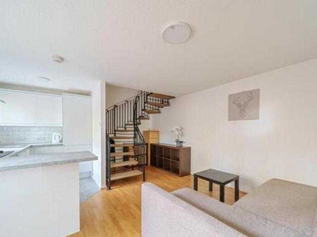 1 Bedroom End Of Terrace House For Sale In London