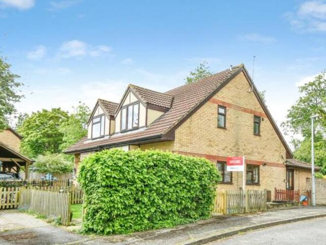 1 bedroom end of terrace house for sale in Lisle Close, SWINDON, Wiltshire, SN5