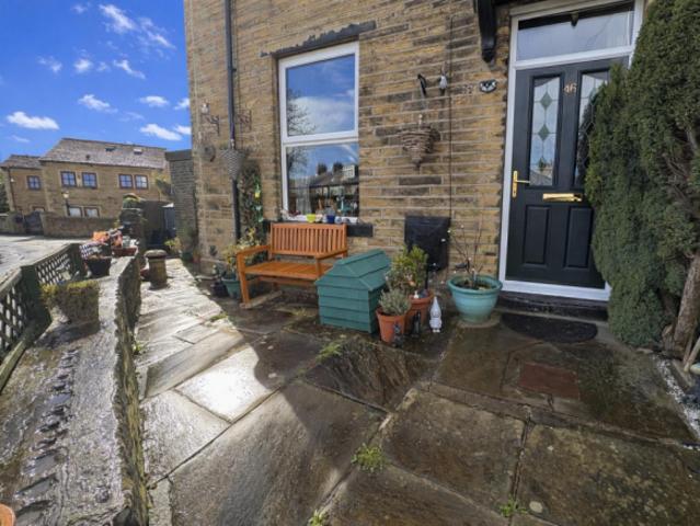 1 bedroom end of terrace house for sale in Reva Syke Road, Clayton, Bradford, BD14