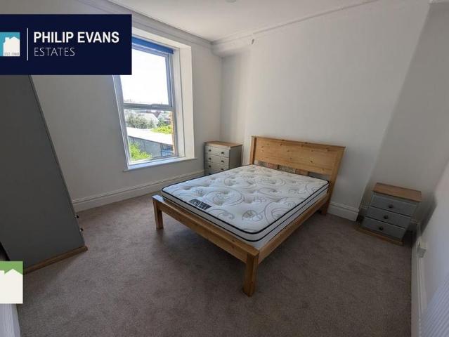 1 bedroom end of terrace house to rent