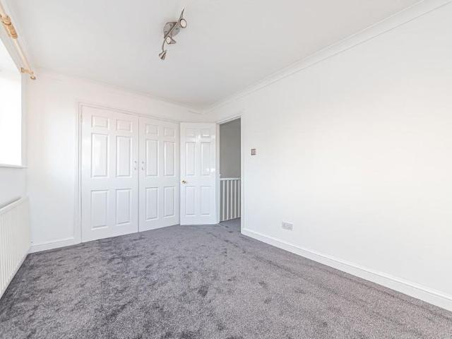 1 bedroom end of terrace house to rent