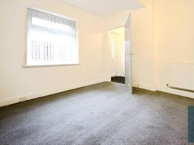 1 bedroom end of terrace house to rent