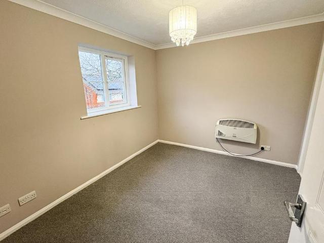 1 bedroom end of terrace house to rent