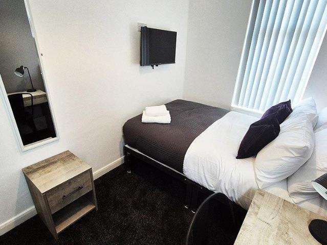 1 bedroom end of terrace house to rent