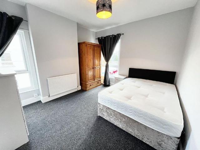 1 bedroom end of terrace house to rent