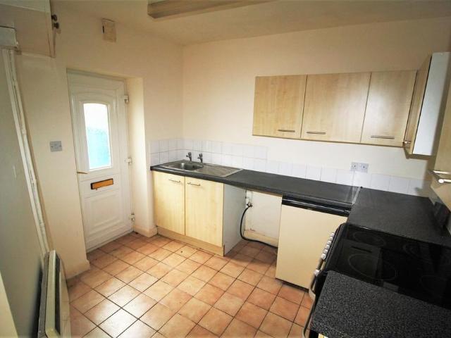 1 bedroom end of terrace house to rent