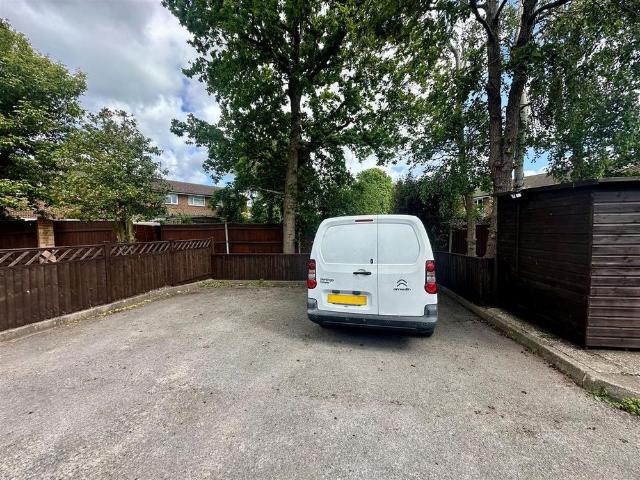 1 bedroom end of terrace house to rent