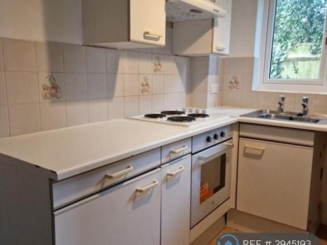 1 bedroom end of terrace house to rent