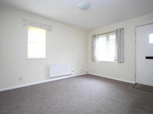 1 bedroom end of terrace house to rent