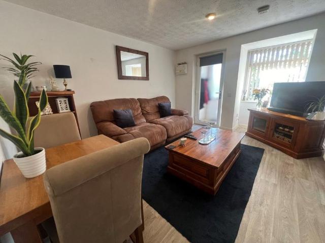 1 bedroom end of terrace house to rent