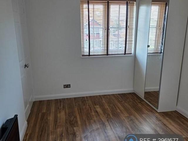 1 bedroom end of terrace house to rent