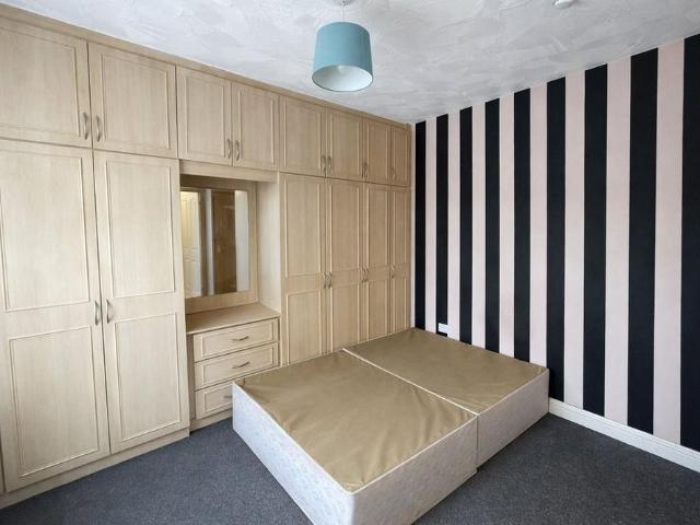 1 bedroom end of terrace house to rent