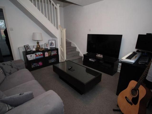 1 bedroom end of terrace house to rent