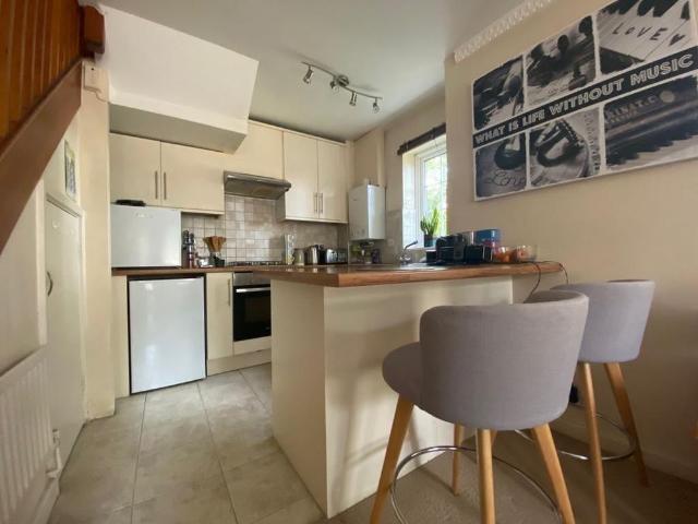 1 bedroom end of terrace house to rent