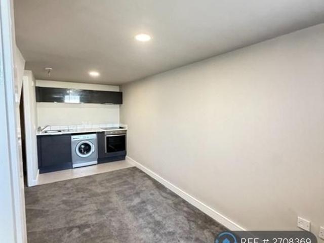 1 bedroom end of terrace house to rent