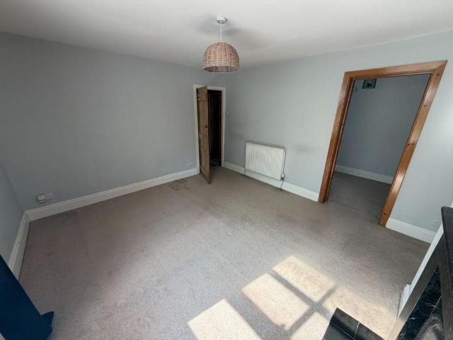 1 bedroom end of terrace house to rent