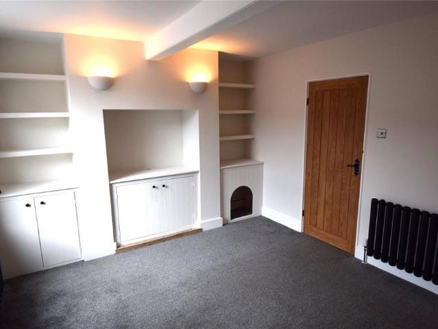 1 bedroom end of terrace house to rent