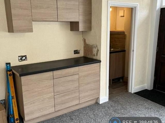 1 bedroom end of terrace house to rent