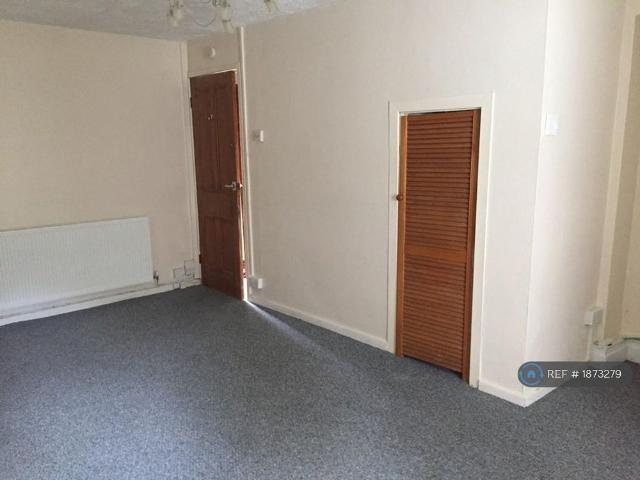 1 bedroom end of terrace house to rent