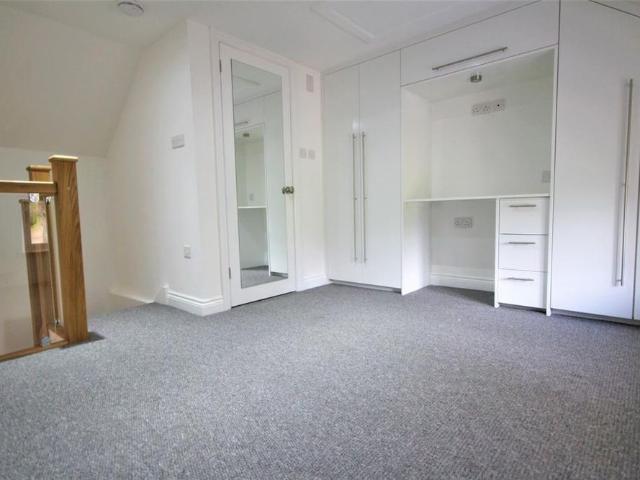 1 bedroom end of terrace house to rent