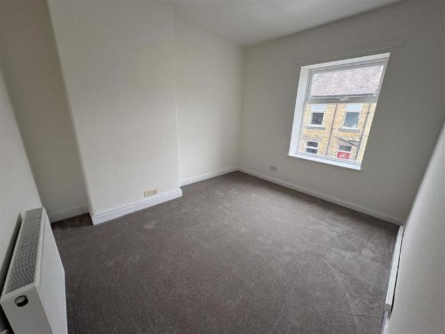 1 bedroom end of terrace house to rent