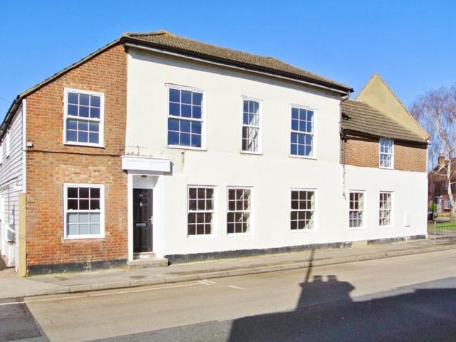 1 bedroom end of terrace house to rent