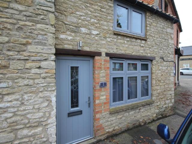 1 bedroom end of terrace house to rent