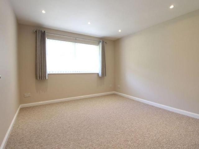 1 bedroom end of terrace house to rent
