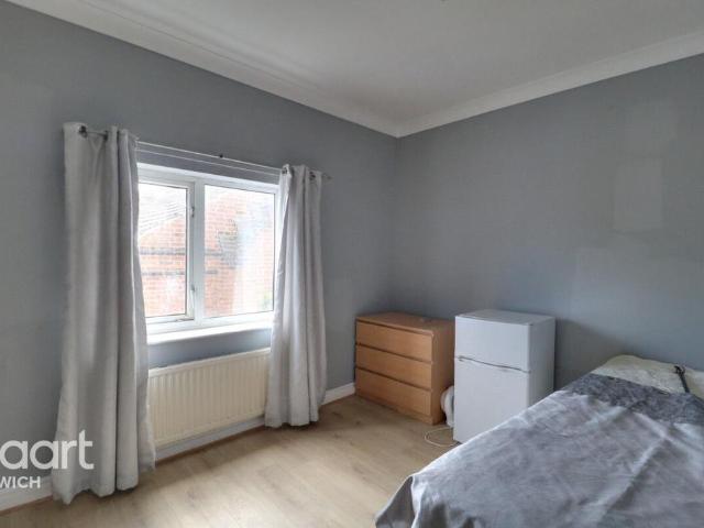1 bedroom end of terrace house to rent