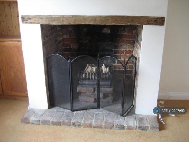 1 bedroom end of terrace house to rent