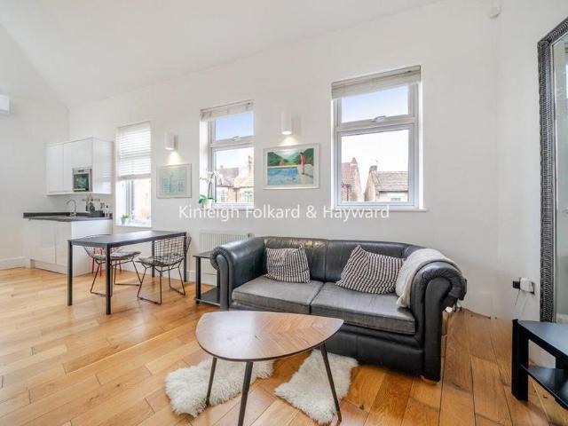 1 bedroom end of terrace house to rent