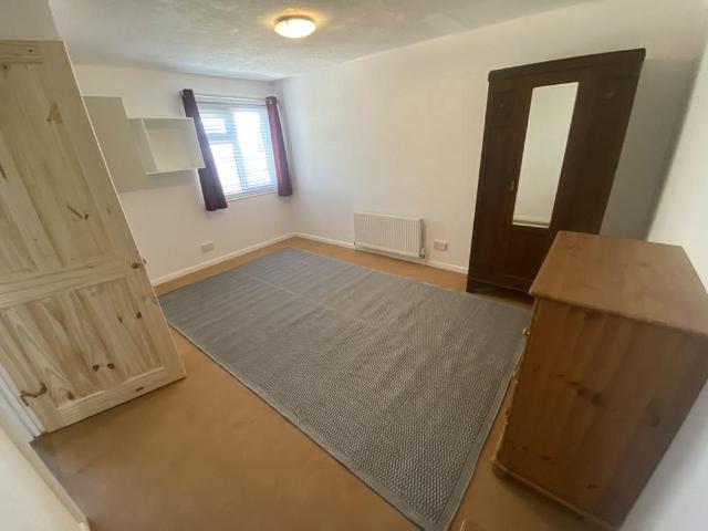 1 bedroom end of terrace house to rent