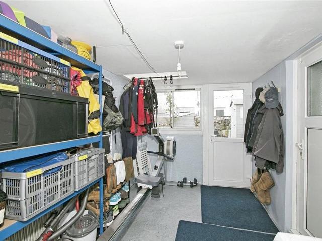 1 bedroom end of terrace house to rent