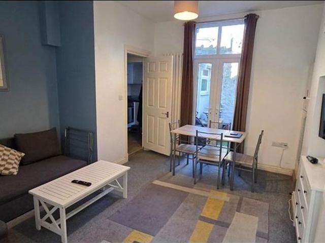 1 bedroom end of terrace house to rent