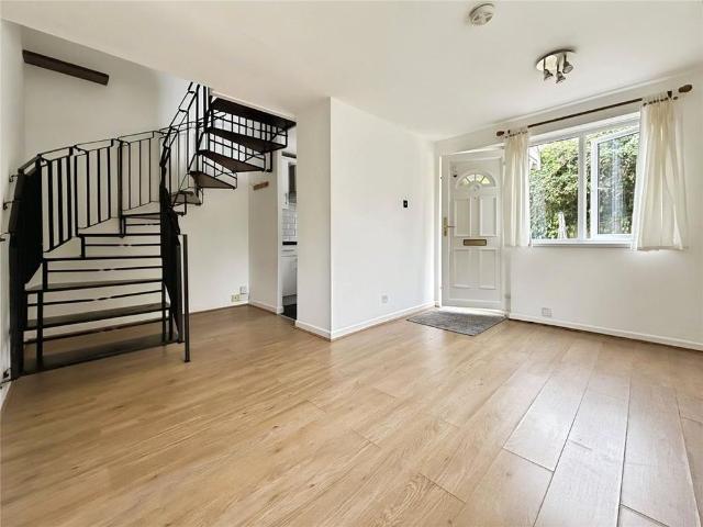 1 bedroom end of terrace house to rent