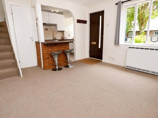 1 bedroom end of terrace house to rent