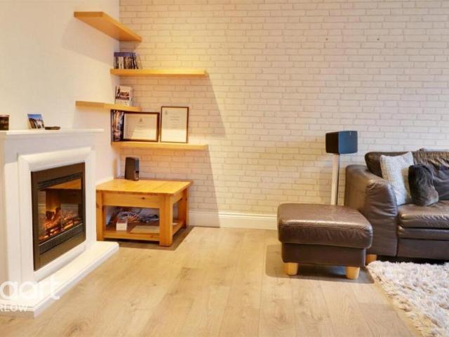 1 bedroom end of terrace house to rent