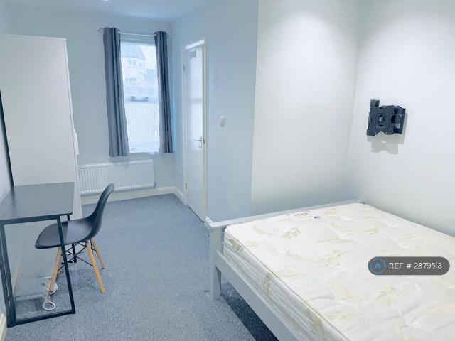 1 bedroom end of terrace house to rent