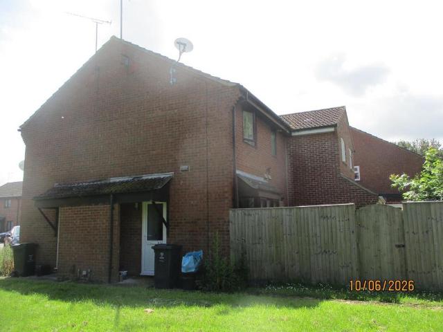 1 bedroom end of terrace house to rent