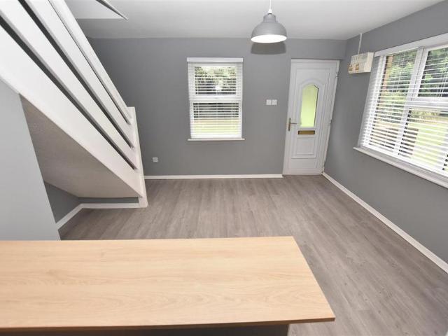 1 bedroom end of terrace house to rent