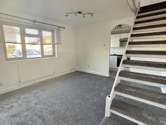 1 bedroom end of terrace house to rent