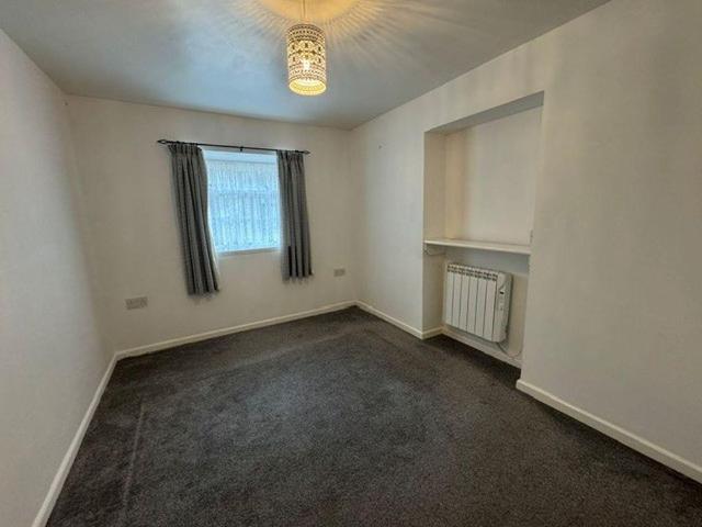 1 bedroom end of terrace house to rent