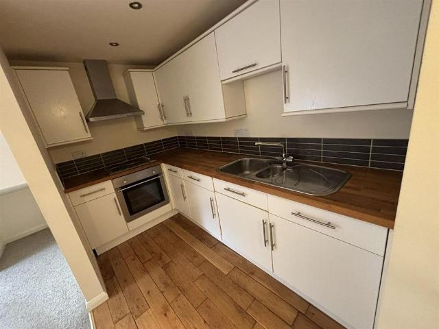1 bedroom end of terrace house to rent