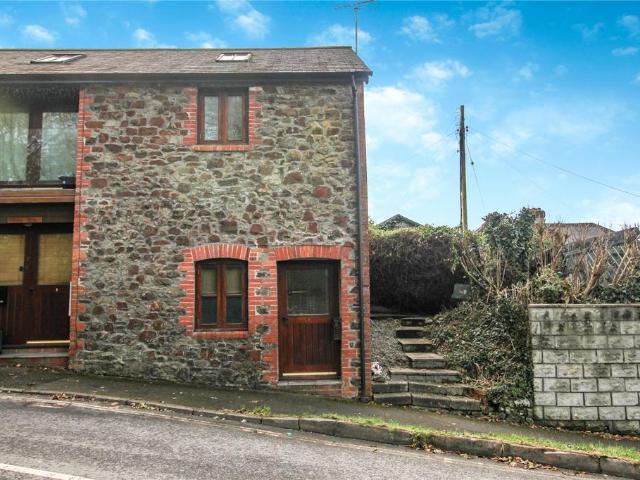 1 bedroom end of terrace house to rent
