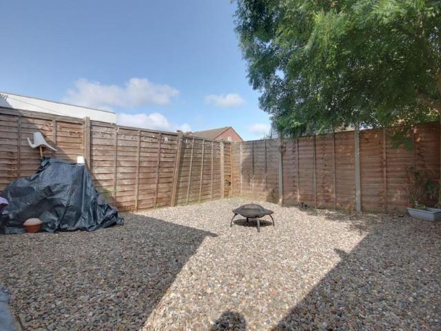 1 bedroom end of terrace house to rent