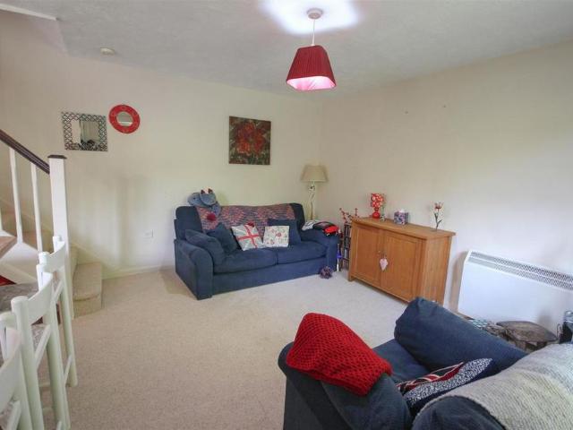 1 bedroom end of terrace house to rent