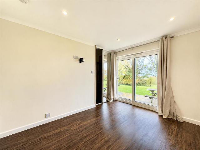1 bedroom end of terrace house to rent